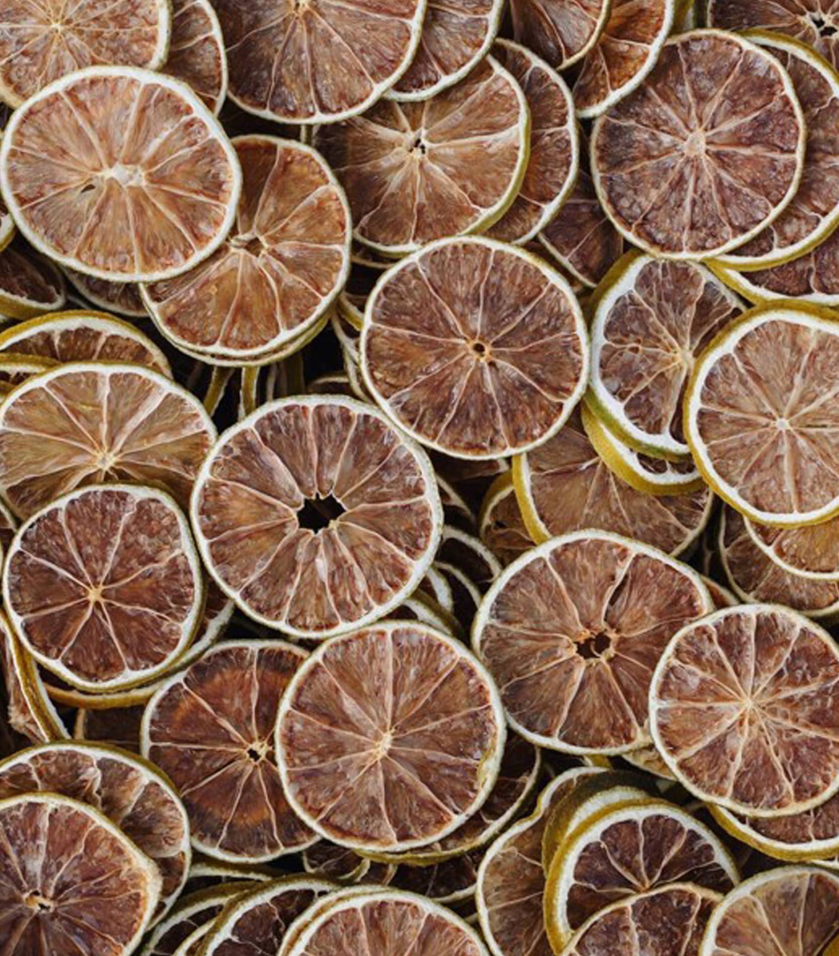 Citrons verts séchés ? Découvrez le spécialiste Botanic & Fruits.